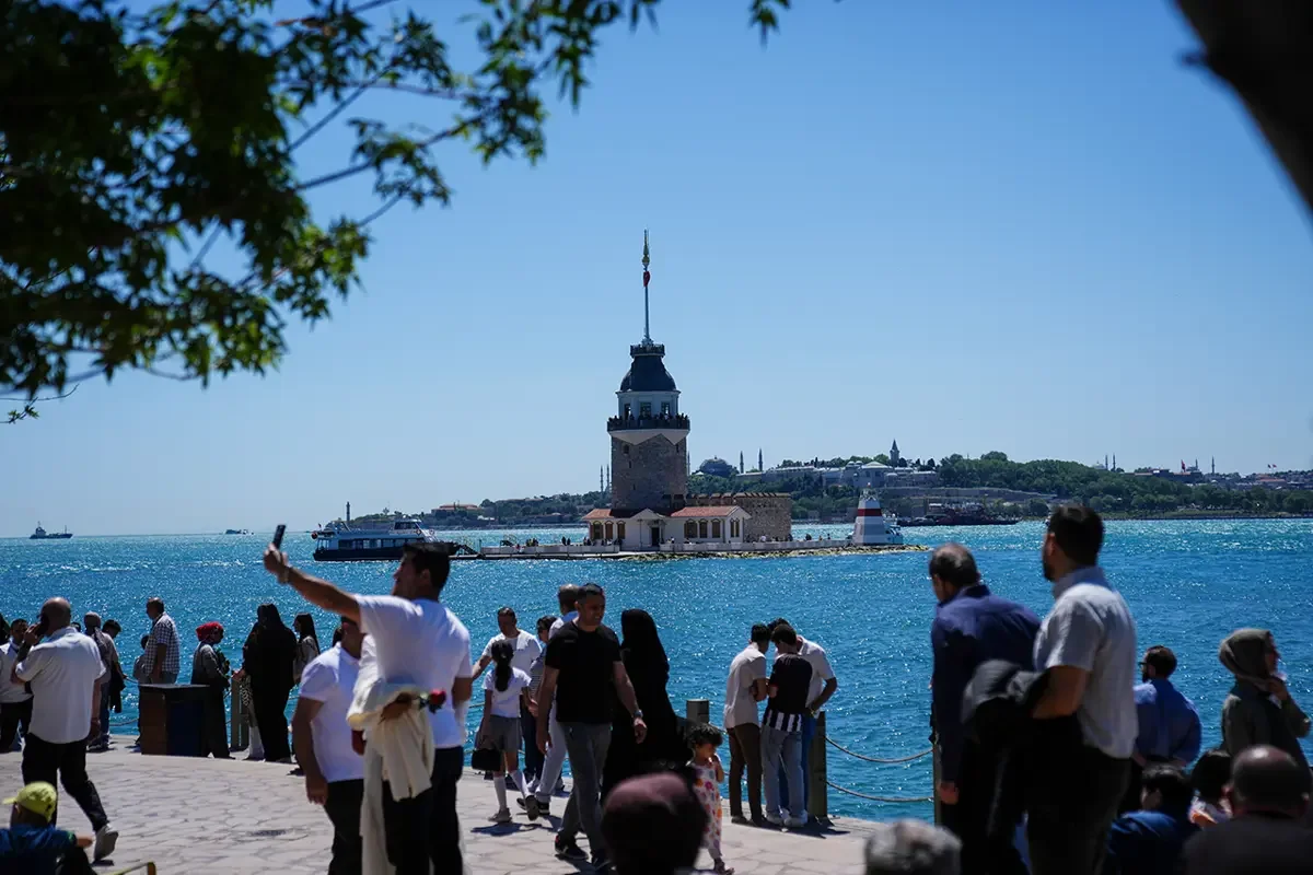 İstanbul'da Sıcaklık İlk Kez 30 Dereceyi Görecek